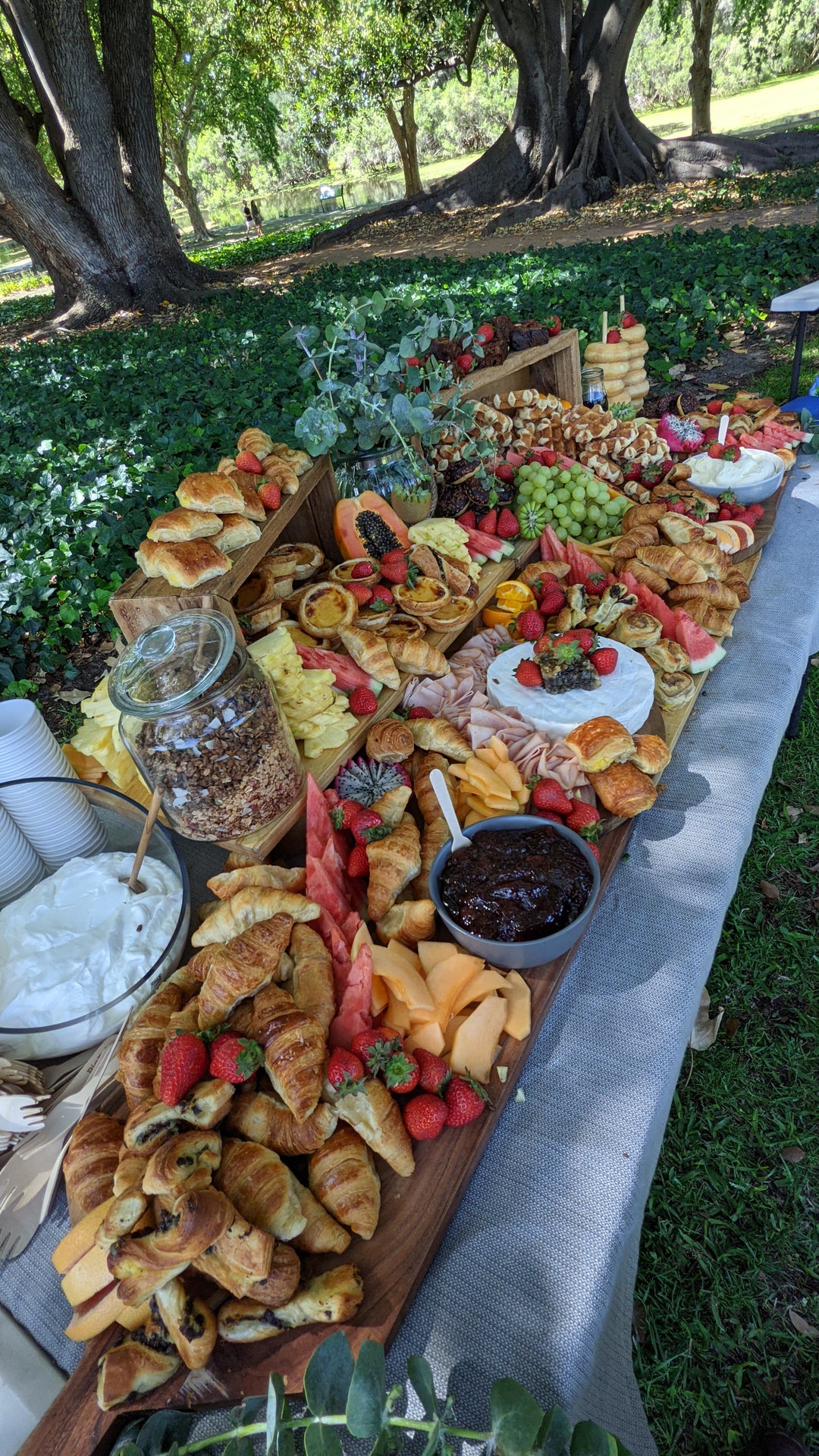 Grazing Tables – Grazing The Roof